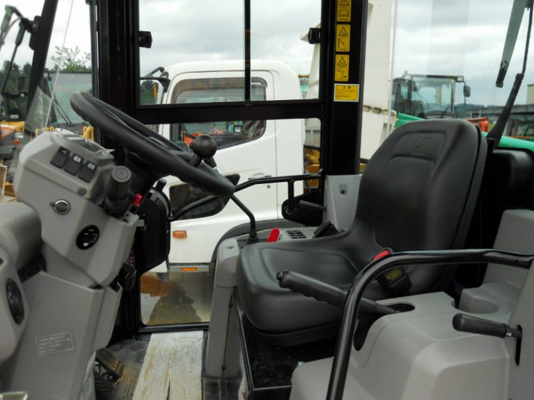 CAT 902C – 除雪の総合デパート 株式会社ニットク