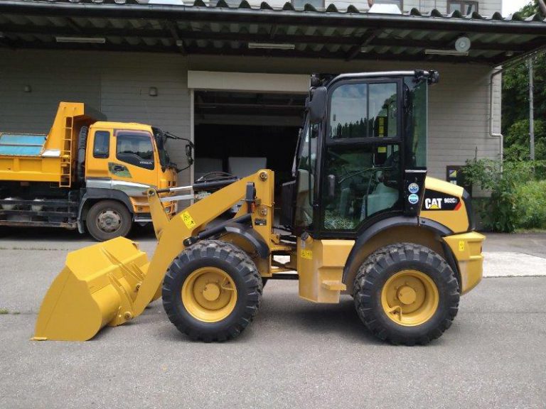 CAT 902C2 – 除雪の総合デパート 株式会社ニットク