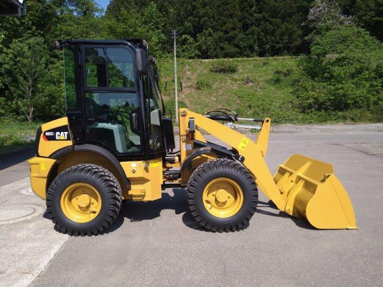 CAT 902C2 – 除雪の総合デパート 株式会社ニットク