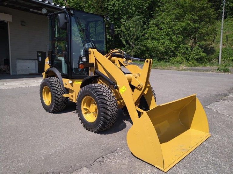 CAT 902C2 – 除雪の総合デパート 株式会社ニットク